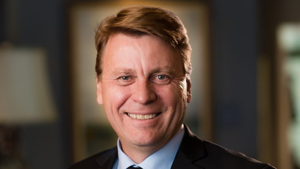 Newmont CEO expects gold price to remain at "elevated levels" amid ...