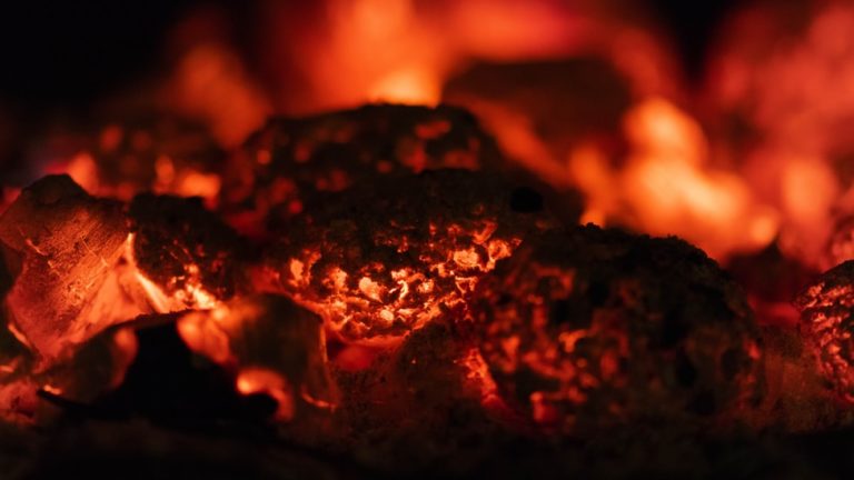 Anglo marks progress after closing $1bn Aussie coal deal - Miningmx