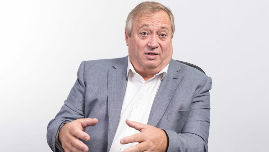 Sibanye-Stillwater's Froneman warns PGM wage negotiations "will not ...