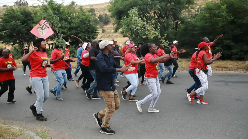 Satawu vows to continue SA's rail and ports strike after rival union ... Satawu vows to continue SA's rail and ports strike after rival union ...