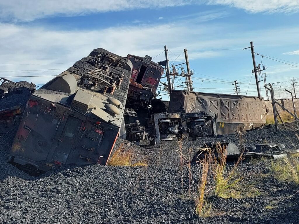 In Pictures: Transnet Freight Rail's 50-wagon coal derailment - Miningmx